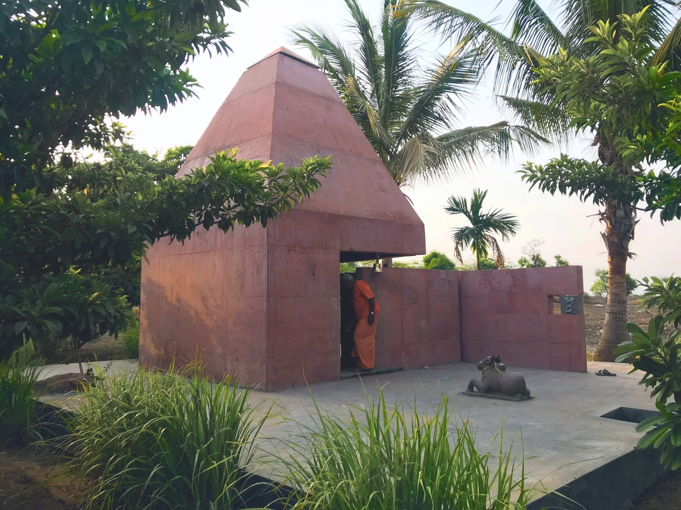 Contemporary Tejorling Radiance Temple in Pune by Karan Darda ...