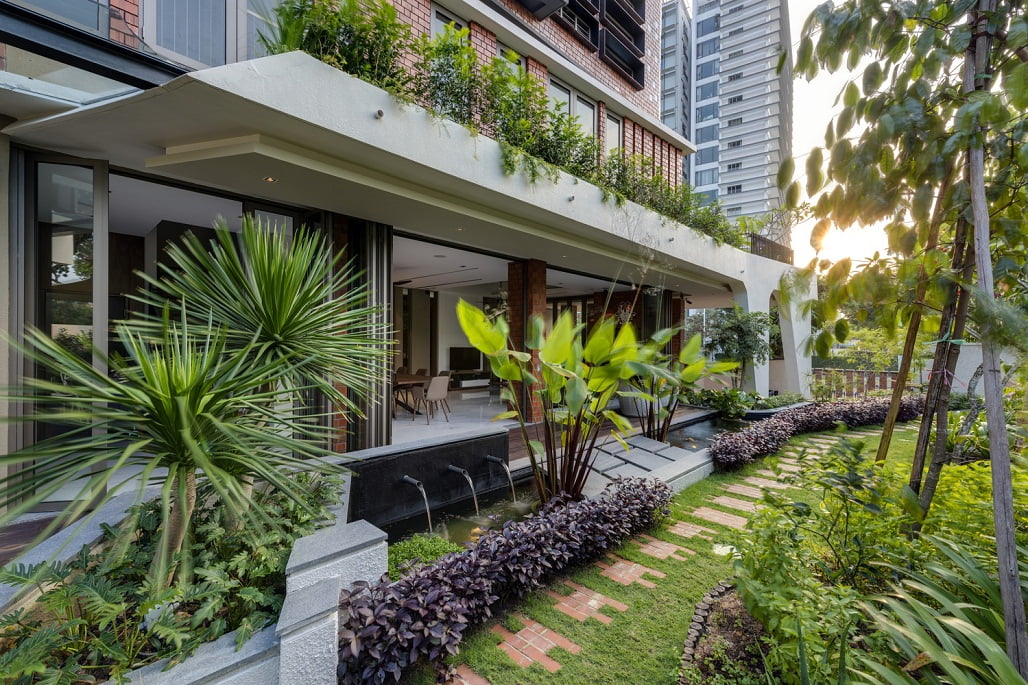 Semi-detached house 22 Jalan Kembangan design by Timurdesigns in Singapore