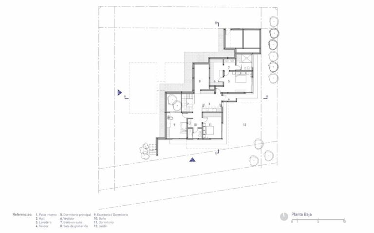 Morphology of the form follows function in DC House by ARarquitectos