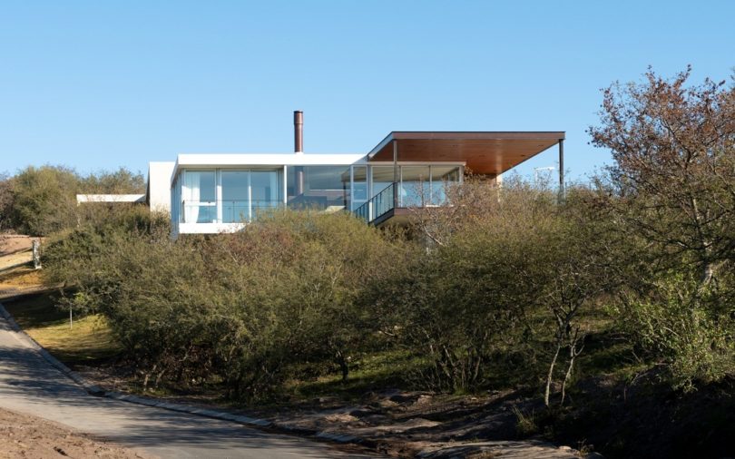 Morphology of the form follows function in DC House by ARarquitectos