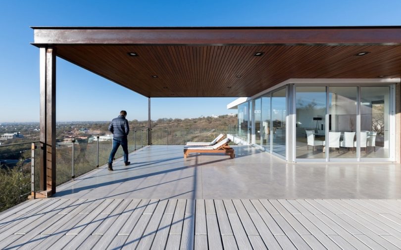 Morphology of the form follows function in DC House by ARarquitectos