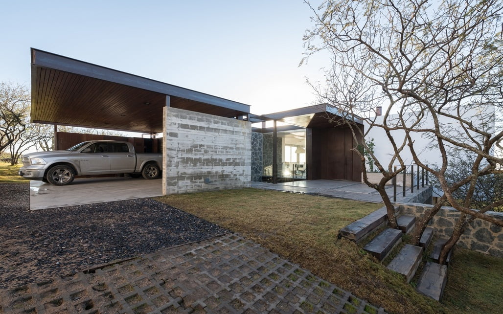 Morphology of the form follows function in DC House by ARarquitectos