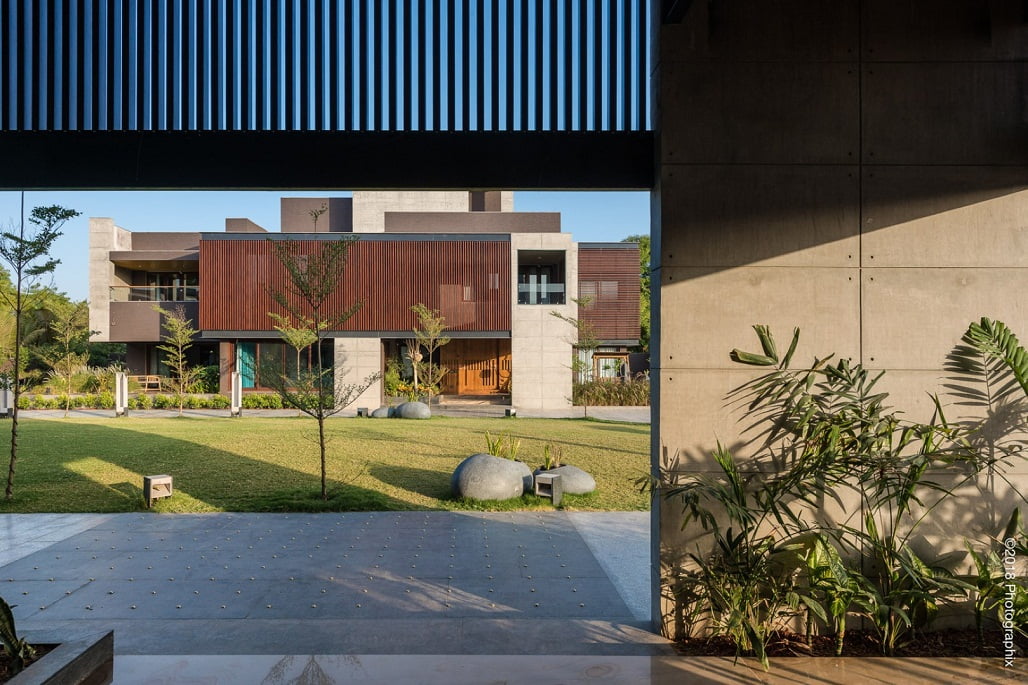 Rhythm in architecture, landscape, and interiors of modern Screen House