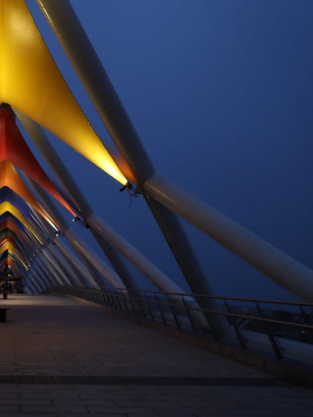 Atal Bridge over the Sabarmati river in Gujarat's Ahmedabad ...