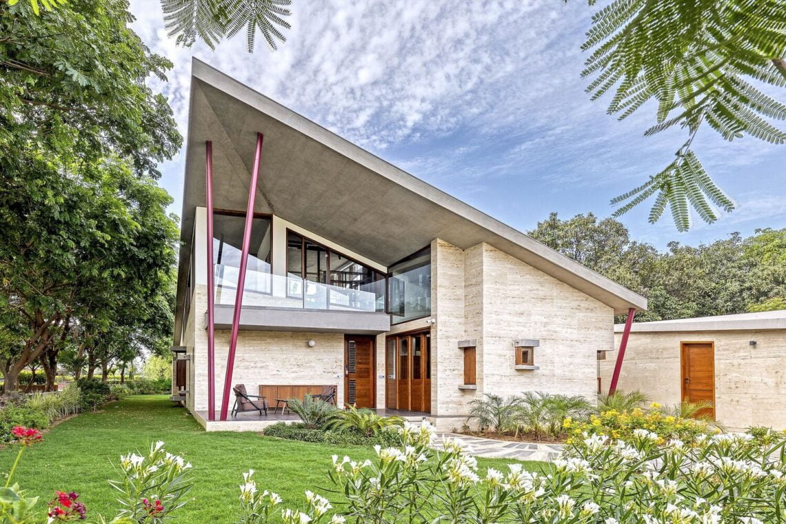 Modern Villa House of Gulmohar Greens at Telav, Ahmedabad by Studio 4000
